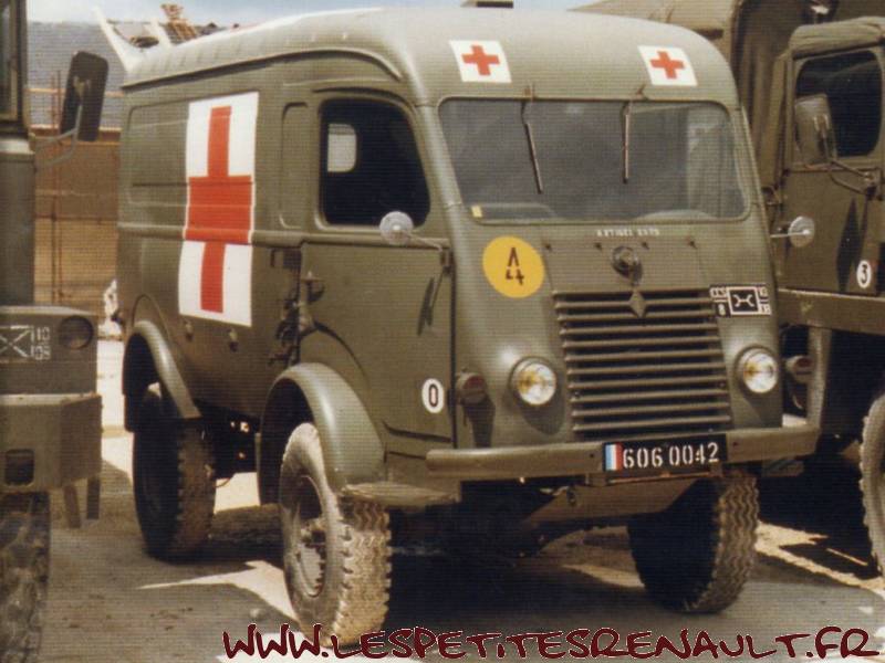 Les Petites Renault - Renault 1000 kg ambulance militaire 1956