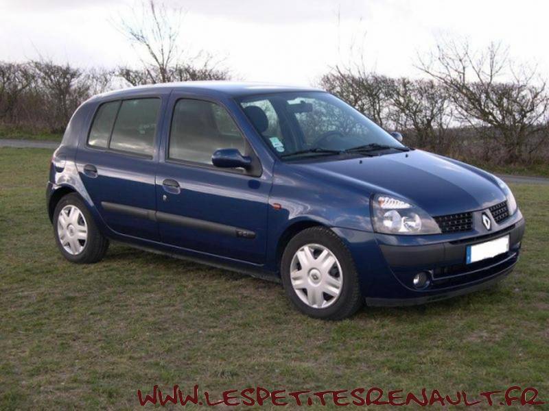 Les Petites Renault - Renault Clio II phase 1 France Info 2002