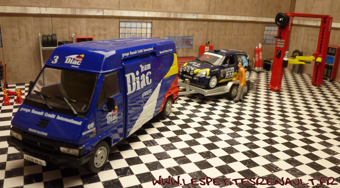 Les Petites Renault - Renault Master I ph2 Assistance course DIAC 1997