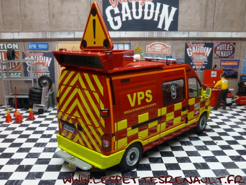 [V2.0] Les Petites Renault - Renault Master II phase 2 VSP Lanery