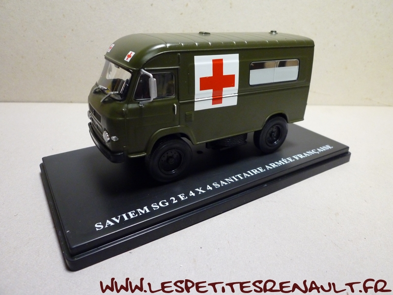 Les Petites Renault - Renault Saviem SG2 E 4x4 Ambulance armée ...